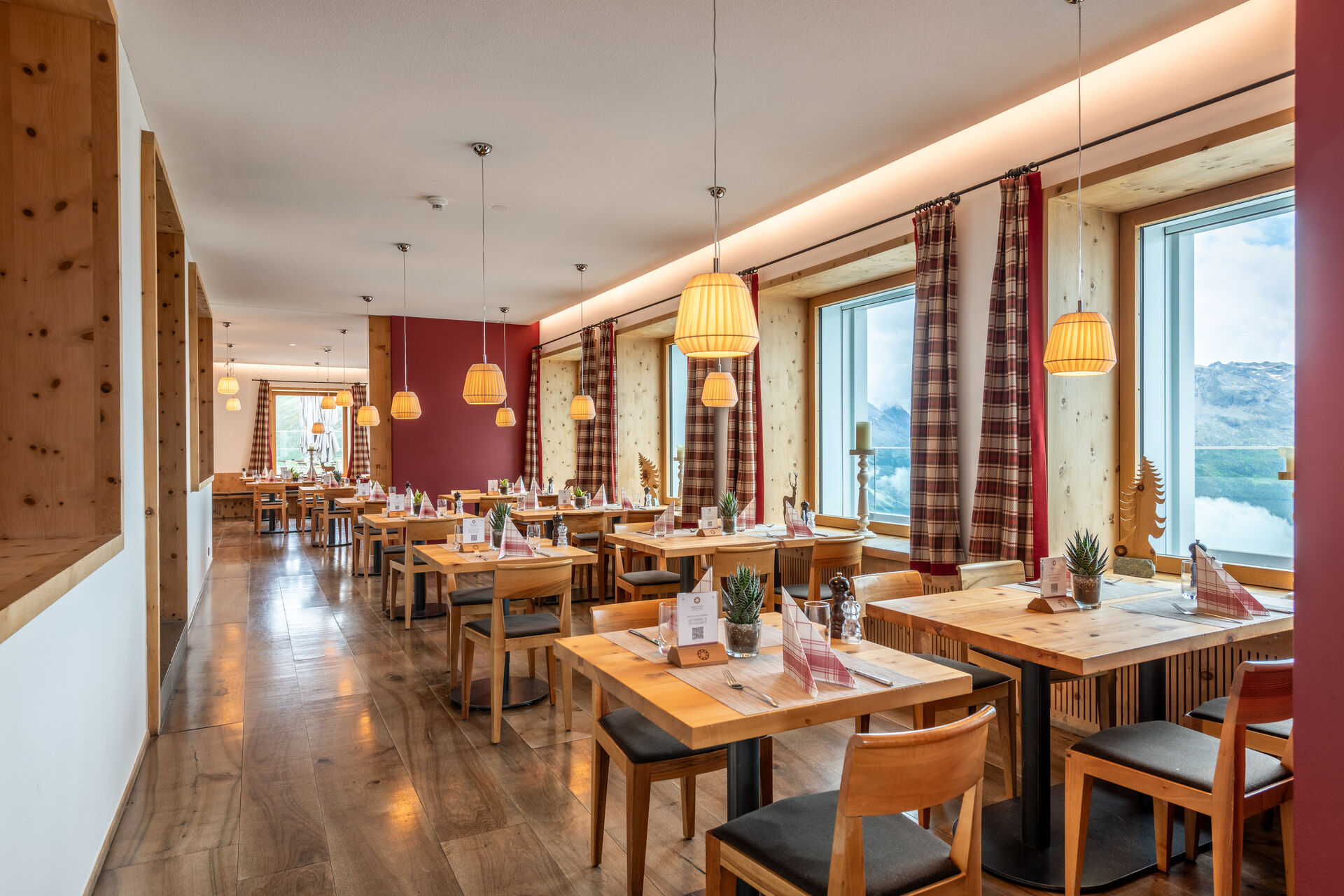 Panorama Restaurant with a View | Romantik Hotel Muottas Muragl